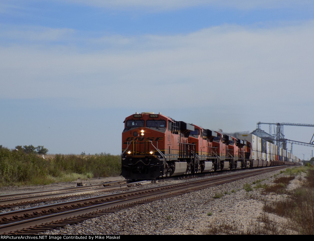 BNSF 6929